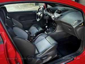 Red Ford Fiesta 2013 in Tallinn, with an engine capacity of 1.60 L and mileage of 258 thousand km for 6200 €, photo 10 on AUTOMOTO.COM.LV