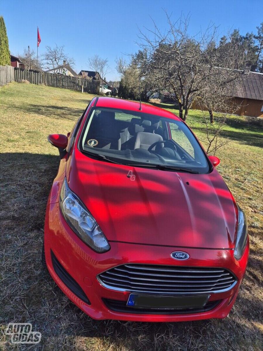 Sarkans Ford Fiesta 2013 Viļņa, ar dzinēja tilpumu 1.00 L un nobraukumu 175 tūkst. km par 2400 €, foto 1 vietnē AUTOMOTO.COM.LV
