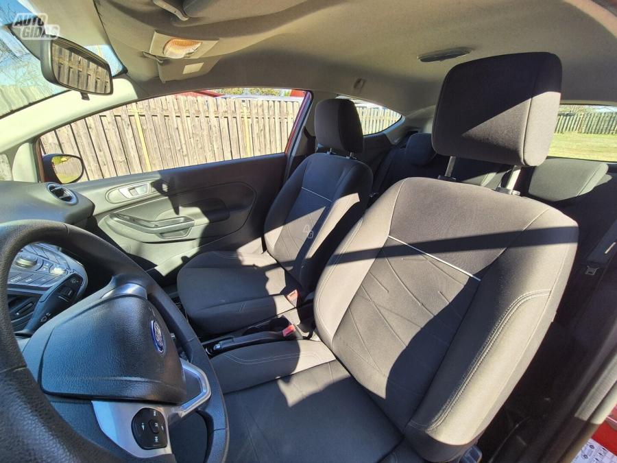 Sarkans Ford Fiesta 2013 Viļņa, ar dzinēja tilpumu 1.00 L un nobraukumu 175 tūkst. km par 2400 €, foto 5 vietnē AUTOMOTO.COM.LV