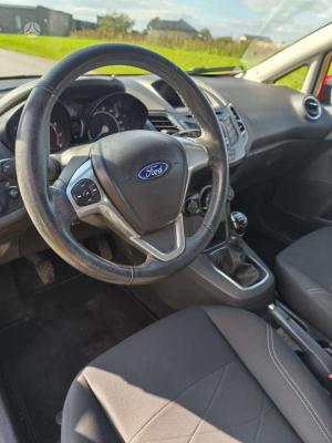 Sarkans Ford Fiesta 2013 Šauļi, ar dzinēja tilpumu 1.24 L un nobraukumu 117 tūkst. km par 3500 €, foto 6 vietnē AUTOMOTO.COM.LV