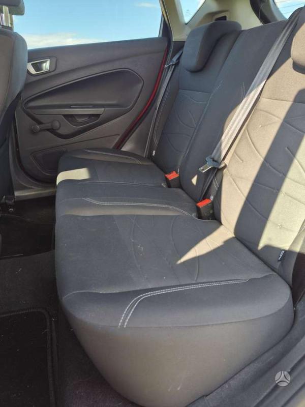 Sarkans Ford Fiesta 2013 Šauļi, ar dzinēja tilpumu 1.24 L un nobraukumu 117 tūkst. km par 3500 €, foto 8 vietnē AUTOMOTO.COM.LV