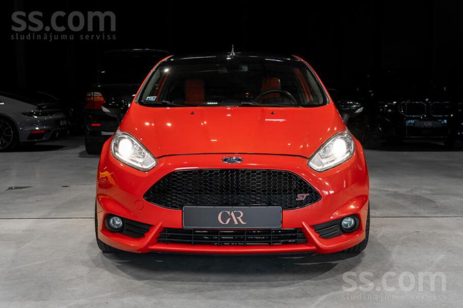 Red Ford Fiesta 2014 in Riga, with an engine capacity of 1.60 L and mileage of 138 thousand km for 2850 €, photo 2 on AUTOMOTO.COM.LV