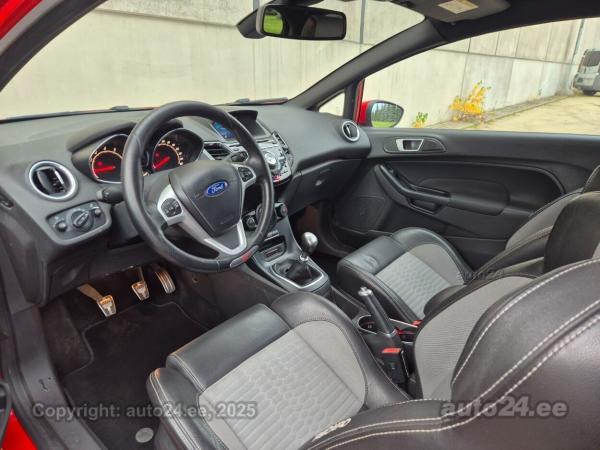 Sarkans Ford Fiesta 2014 Tartu, ar dzinēja tilpumu 1.60 L un nobraukumu 247 tūkst. km par 7999 €, foto 11 vietnē AUTOMOTO.COM.LV