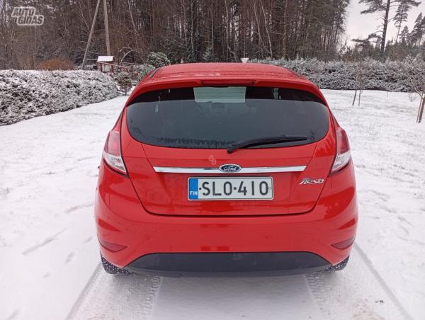 Sarkans Ford Fiesta 2014 Viļņa, ar dzinēja tilpumu 1.60 L un nobraukumu 299 tūkst. km par 3550 €, foto 6 vietnē AUTOMOTO.COM.LV
