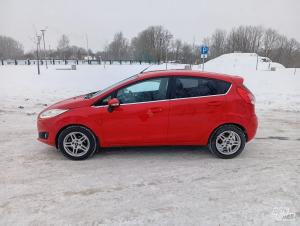 Red Ford Fiesta 2014 in Vilnius, with an engine capacity of 1.60 L and mileage of 300 thousand km for 3550 €, photo 7 on AUTOMOTO.COM.LV