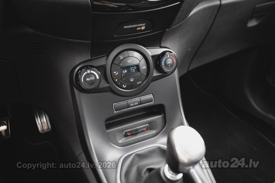 Sarkans Ford Fiesta 2014 Tartu, ar dzinēja tilpumu 1.60 L un nobraukumu 248 tūkst. km par 6850 €, foto 16 vietnē AUTOMOTO.COM.LV