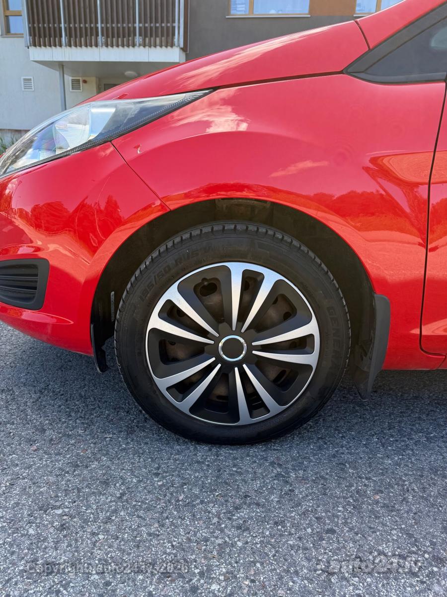 Sarkans Ford Fiesta 2014 Tallina, ar dzinēja tilpumu 1.20 L un nobraukumu 113 tūkst. km par 4990 €, foto 4 vietnē AUTOMOTO.COM.LV