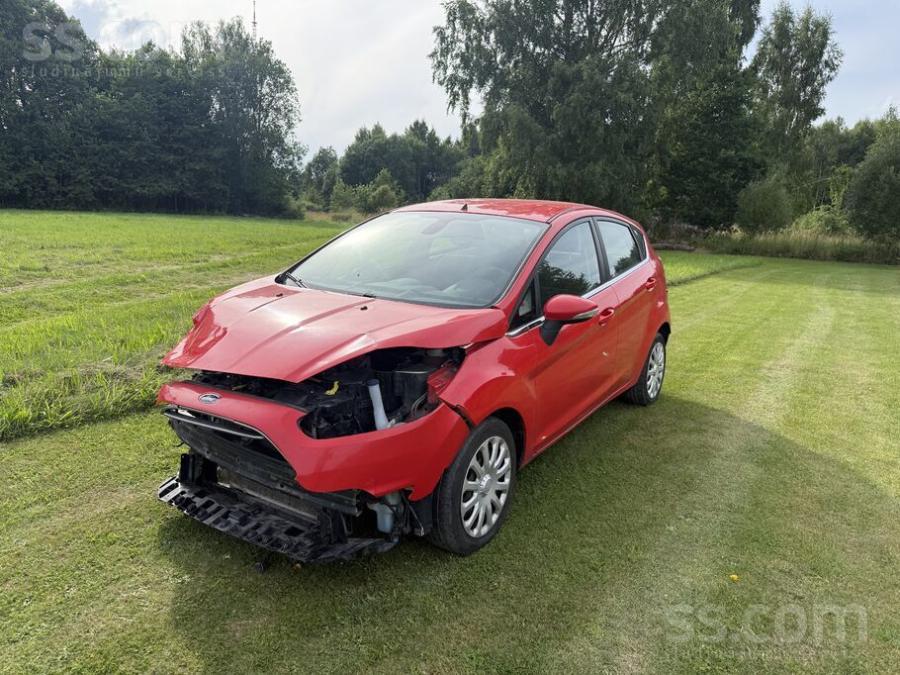 Sarkans Ford Fiesta 2014 Talsi, ar dzinēja tilpumu 1.00 L un nobraukumu 175 tūkst. km par 650 €, foto 3 vietnē AUTOMOTO.COM.LV