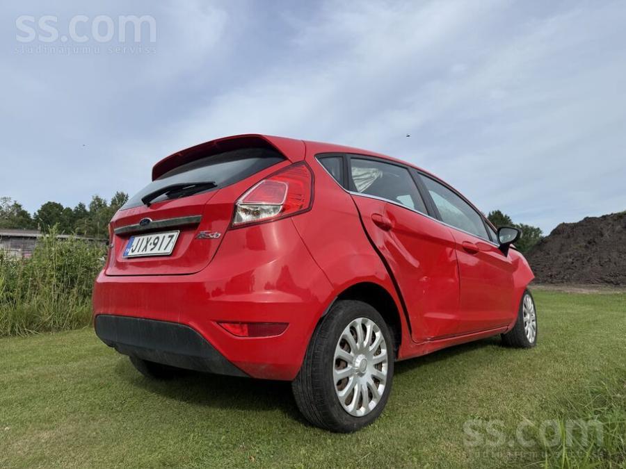 Sarkans Ford Fiesta 2014 Talsi, ar dzinēja tilpumu 1.00 L un nobraukumu 175 tūkst. km par 650 €, foto 5 vietnē AUTOMOTO.COM.LV