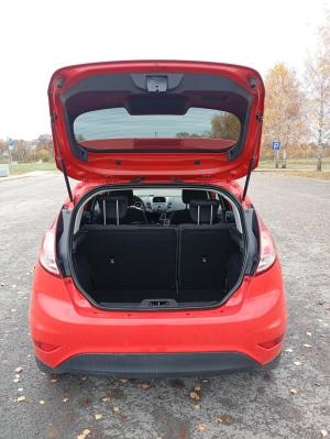 Red Ford Fiesta 2015 in Vilnius, with an engine capacity of 1.60 L and mileage of 299 thousand km for 3700 €, photo 25 on AUTOMOTO.COM.LV