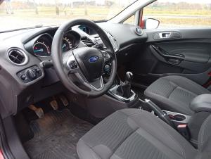 Sarkans Ford Fiesta 2015 Viļņa, ar dzinēja tilpumu 1.60 L un nobraukumu 299 tūkst. km par 3700 €, foto 16 vietnē AUTOMOTO.COM.LV