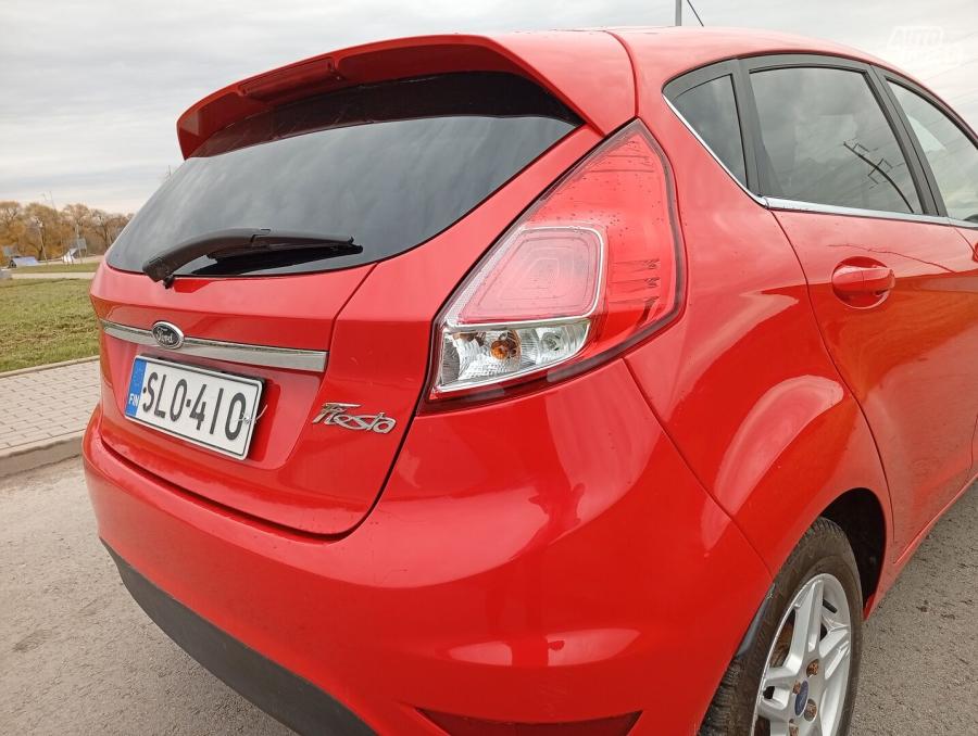 Sarkans Ford Fiesta 2015 Viļņa, ar dzinēja tilpumu 1.60 L un nobraukumu 299 tūkst. km par 3700 €, foto 10 vietnē AUTOMOTO.COM.LV