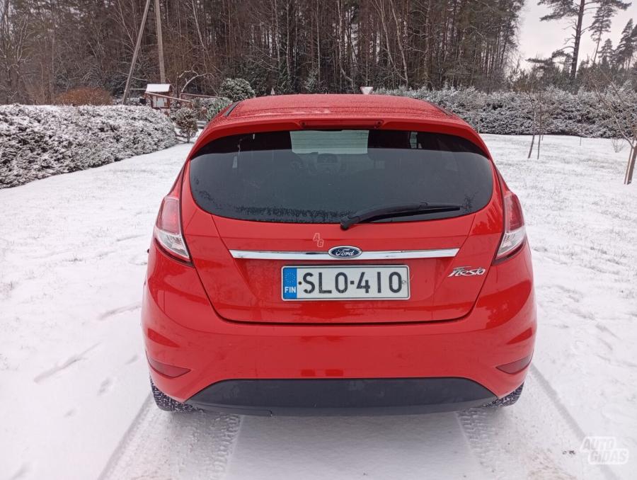 Sarkans Ford Fiesta 2015 Viļņa, ar dzinēja tilpumu 1.60 L un nobraukumu 299 tūkst. km par 3550 €, foto 6 vietnē AUTOMOTO.COM.LV