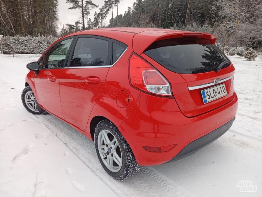 Sarkans Ford Fiesta 2015 Viļņa, ar dzinēja tilpumu 1.60 L un nobraukumu 299 tūkst. km par 3550 €, foto 4 vietnē AUTOMOTO.COM.LV