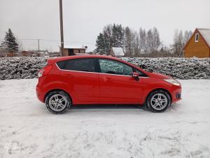 Sarkans Ford Fiesta 2015 Viļņa, ar dzinēja tilpumu 1.60 L un nobraukumu 299 tūkst. km par 3550 €, foto 8 vietnē AUTOMOTO.COM.LV