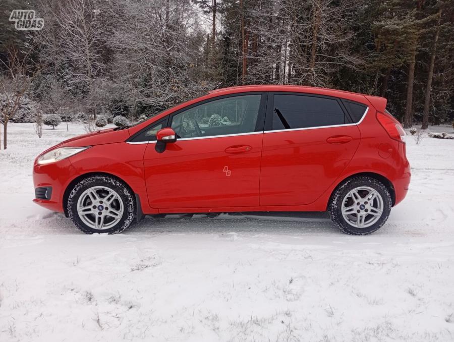 Sarkans Ford Fiesta 2015 Viļņa, ar dzinēja tilpumu 1.60 L un nobraukumu 300 tūkst. km par 3550 €, foto 7 vietnē AUTOMOTO.COM.LV