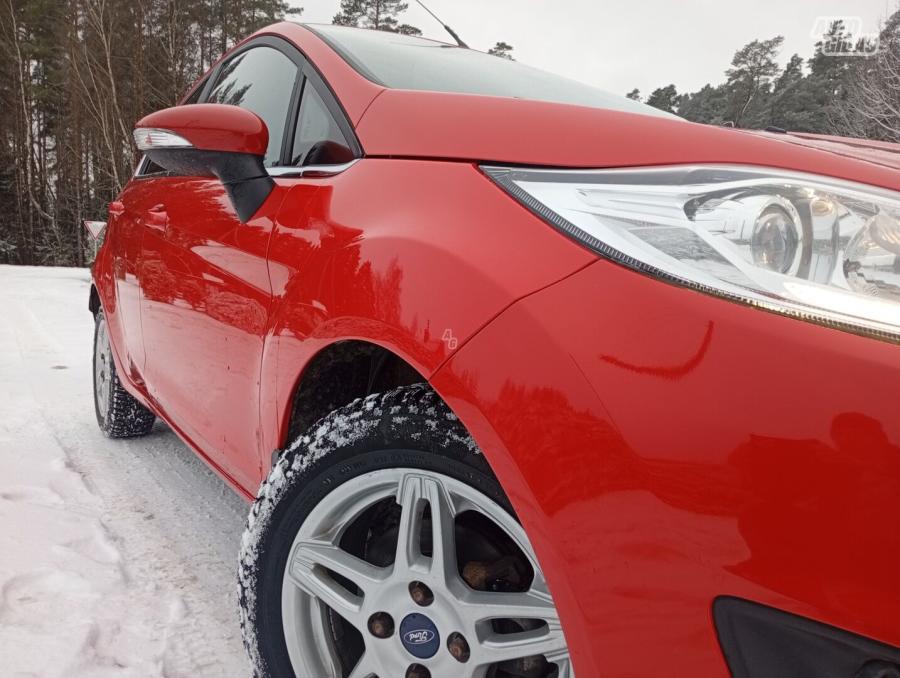 Sarkans Ford Fiesta 2015 Viļņa, ar dzinēja tilpumu 1.60 L un nobraukumu 300 tūkst. km par 3550 €, foto 9 vietnē AUTOMOTO.COM.LV