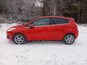 Sarkans Ford Fiesta 2015 Viļņa, ar dzinēja tilpumu 1.60 L un nobraukumu 300 tūkst. km par 3550 €, foto 7 vietnē AUTOMOTO.COM.LV