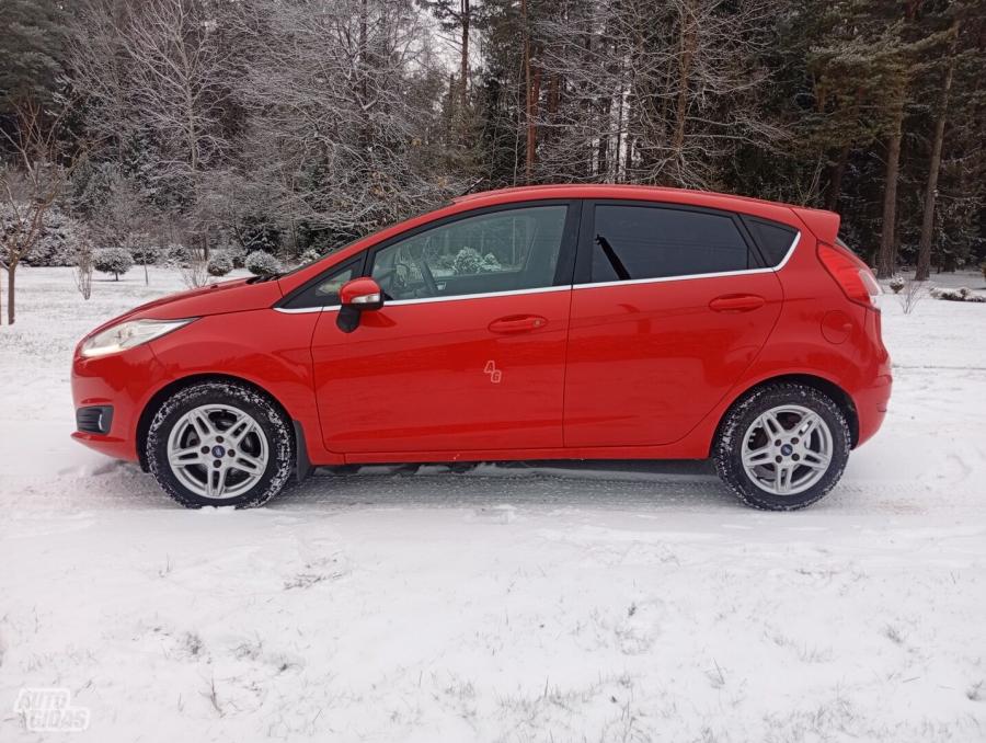 Sarkans Ford Fiesta 2015 Viļņa, ar dzinēja tilpumu 1.60 L un nobraukumu 300 tūkst. km par 3550 €, foto 7 vietnē AUTOMOTO.COM.LV