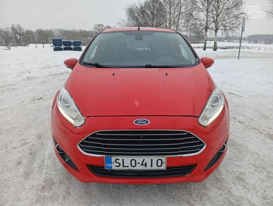 Sarkans Ford Fiesta 2015 Viļņa, ar dzinēja tilpumu 1.60 L un nobraukumu 300 tūkst. km par 3550 €, foto 2 vietnē AUTOMOTO.COM.LV