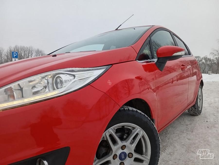 Sarkans Ford Fiesta 2015 Viļņa, ar dzinēja tilpumu 1.60 L un nobraukumu 300 tūkst. km par 3550 €, foto 9 vietnē AUTOMOTO.COM.LV