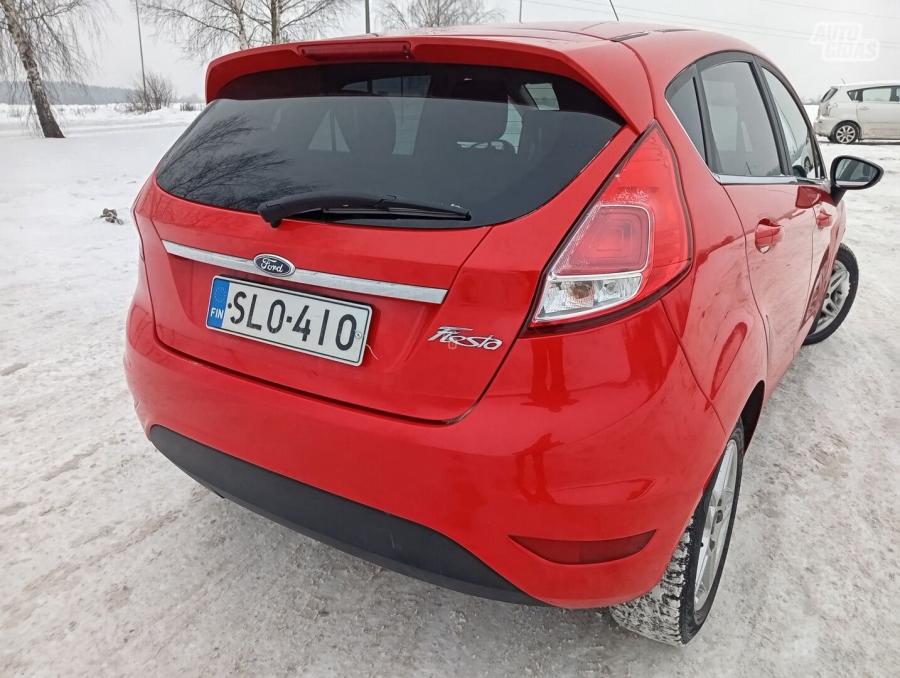 Sarkans Ford Fiesta 2015 Viļņa, ar dzinēja tilpumu 1.60 L un nobraukumu 300 tūkst. km par 3550 €, foto 12 vietnē AUTOMOTO.COM.LV