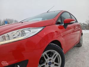 Sarkans Ford Fiesta 2015 Viļņa, ar dzinēja tilpumu 1.60 L un nobraukumu 300 tūkst. km par 3550 €, foto 9 vietnē AUTOMOTO.COM.LV