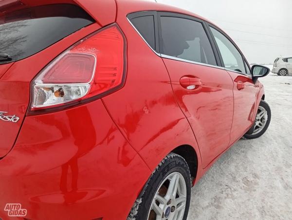 Red Ford Fiesta 2015 in Vilnius, with an engine capacity of 1.60 L and mileage of 300 thousand km for 3550 €, photo 10 on AUTOMOTO.COM.LV