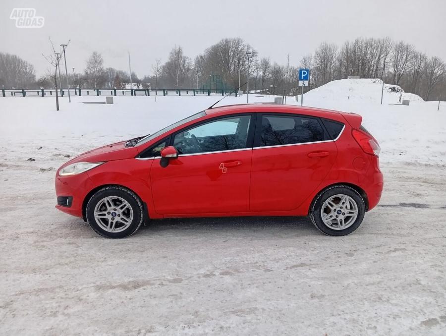 Sarkans Ford Fiesta 2015 Viļņa, ar dzinēja tilpumu 1.60 L un nobraukumu 300 tūkst. km par 3550 €, foto 11 vietnē AUTOMOTO.COM.LV