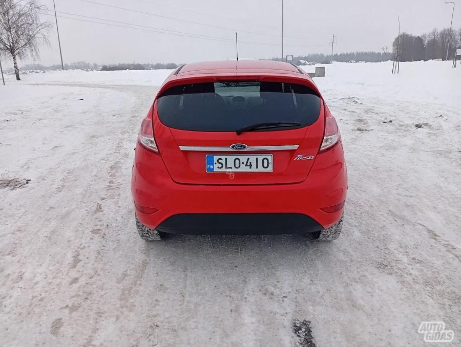 Red Ford Fiesta 2015 in Vilnius, with an engine capacity of 1.60 L and mileage of 300 thousand km for 3550 €, photo 6 on AUTOMOTO.COM.LV