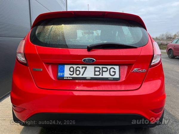 Sarkans Ford Fiesta 2015 Kuresāre, ar dzinēja tilpumu 1.00 L un nobraukumu 111 tūkst. km par 5390 €, foto 4 vietnē AUTOMOTO.COM.LV