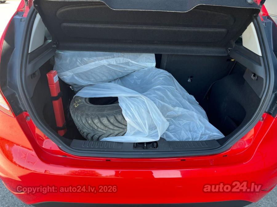 Sarkans Ford Fiesta 2015 Kuresāre, ar dzinēja tilpumu 1.00 L un nobraukumu 111 tūkst. km par 5390 €, foto 7 vietnē AUTOMOTO.COM.LV