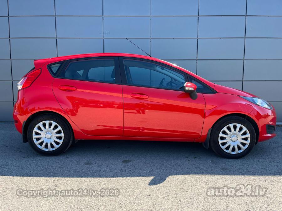 Sarkans Ford Fiesta 2015 Kuresāre, ar dzinēja tilpumu 1.00 L un nobraukumu 111 tūkst. km par 5390 €, foto 9 vietnē AUTOMOTO.COM.LV