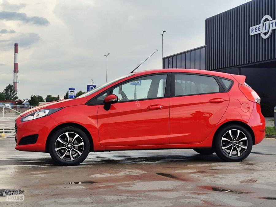 Red Ford Fiesta 2015 in Siauliai, with an engine capacity of 1.50 L and mileage of 159 thousand km for 4500 €, photo 5 on AUTOMOTO.COM.LV