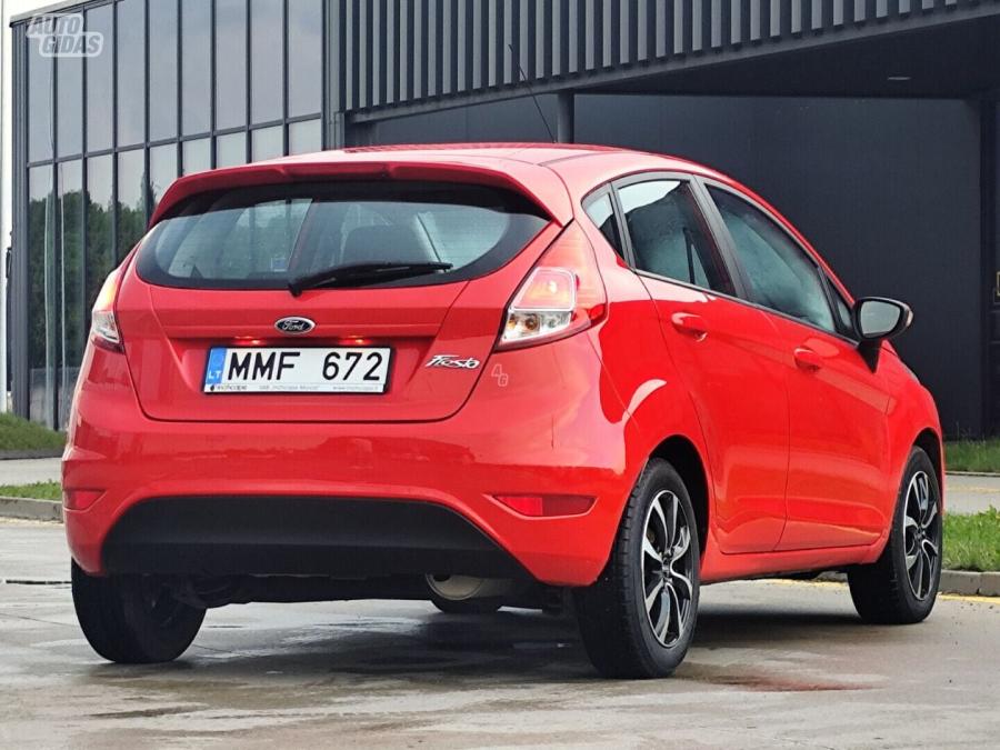 Red Ford Fiesta 2015 in Siauliai, with an engine capacity of 1.50 L and mileage of 159 thousand km for 4500 €, photo 9 on AUTOMOTO.COM.LV