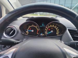 Red Ford Fiesta 2015 in Siauliai, with an engine capacity of 1.50 L and mileage of 159 thousand km for 4500 €, photo 14 on AUTOMOTO.COM.LV