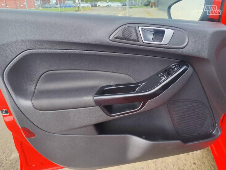 Red Ford Fiesta 2015 in Siauliai, with an engine capacity of 1.50 L and mileage of 159 thousand km for 4500 €, photo 25 on AUTOMOTO.COM.LV