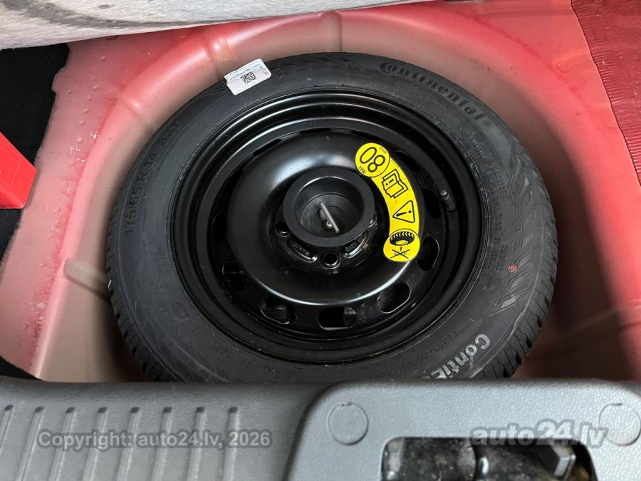 Red Ford Fiesta 2015 in Kuressaare, with an engine capacity of 1.00 L and mileage of 111 thousand km for 5590 €, photo 17 on AUTOMOTO.COM.LV