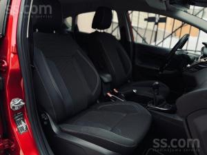 Sarkans Ford Fiesta 2016 Cēsis, ar dzinēja tilpumu 1.00 L un nobraukumu 0 tūkst. km par 5990 €, foto 13 vietnē AUTOMOTO.COM.LV