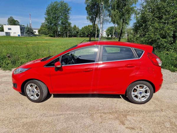 Red Ford Fiesta 2016 in Kaunas, with an engine capacity of 1.00 L and mileage of 119 thousand km for 5800 €, photo 1 on AUTOMOTO.COM.LV