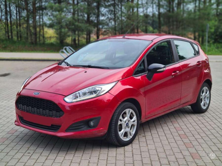 Red Ford Fiesta 2016 in Taurage, with an engine capacity of 1.24 L and mileage of 24 thousand km for 4300 €, photo 1 on AUTOMOTO.COM.LV
