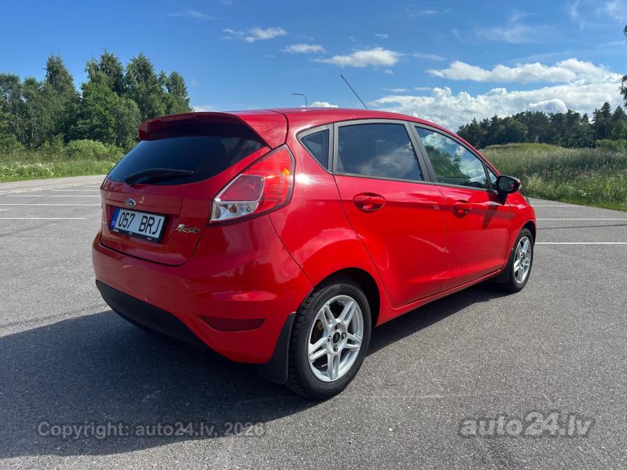 Sarkans Ford Fiesta 2016 Tallina, ar dzinēja tilpumu 1.20 L un nobraukumu 112 tūkst. km par 4900 €, foto 5 vietnē AUTOMOTO.COM.LV