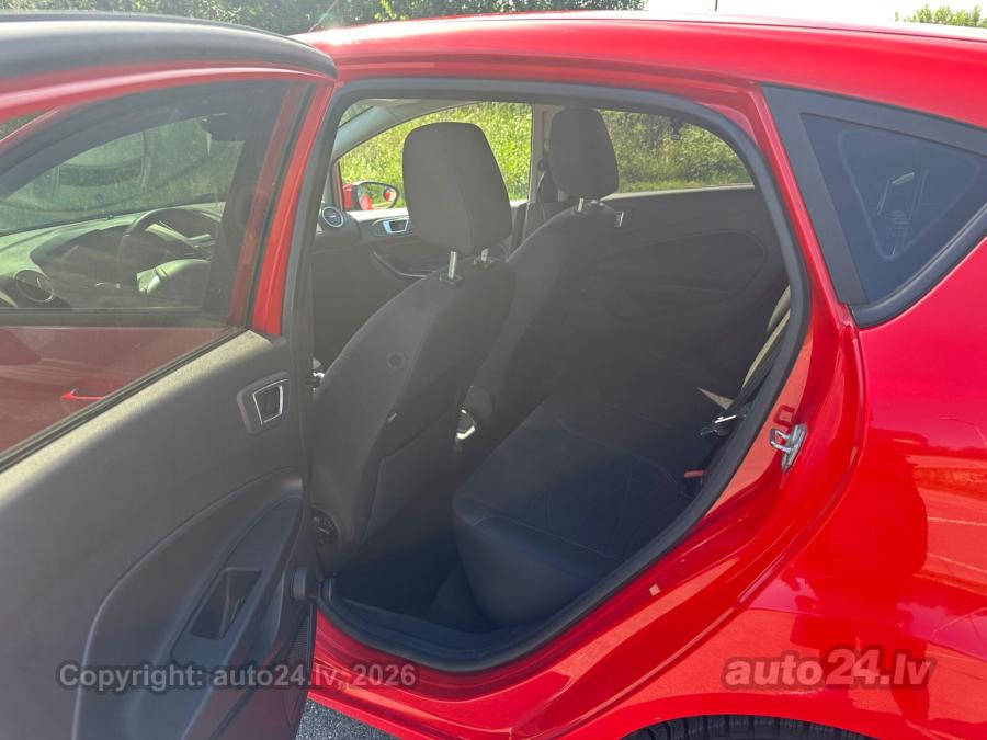 Sarkans Ford Fiesta 2016 Tallina, ar dzinēja tilpumu 1.20 L un nobraukumu 112 tūkst. km par 4900 €, foto 12 vietnē AUTOMOTO.COM.LV