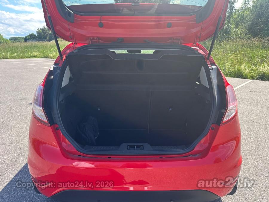 Sarkans Ford Fiesta 2016 Tallina, ar dzinēja tilpumu 1.20 L un nobraukumu 112 tūkst. km par 4900 €, foto 13 vietnē AUTOMOTO.COM.LV