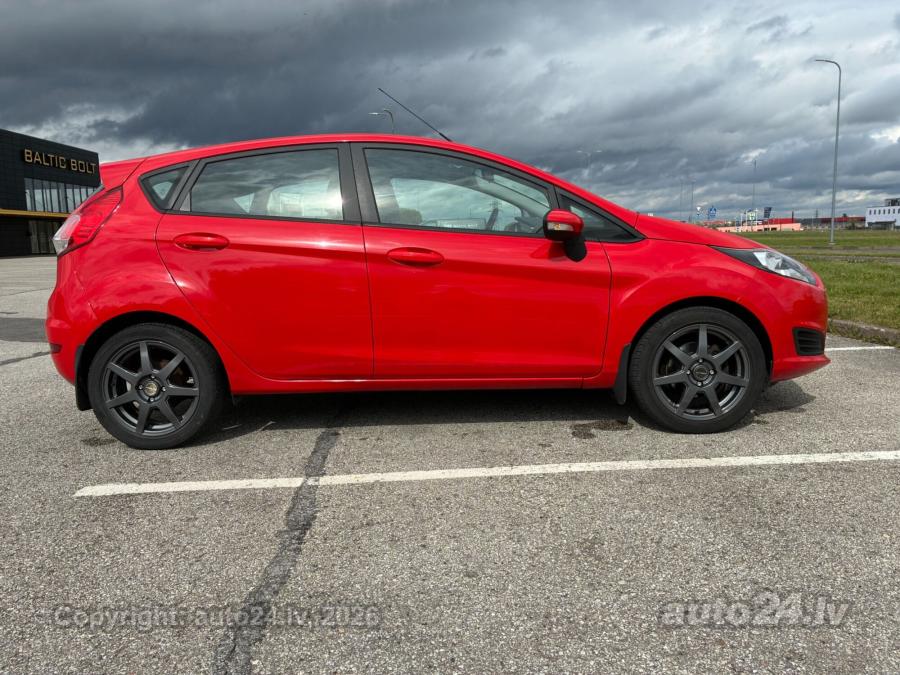 Sarkans Ford Fiesta 2016 Tartu, ar dzinēja tilpumu 1.20 L un nobraukumu 82 tūkst. km par 6300 €, foto 4 vietnē AUTOMOTO.COM.LV