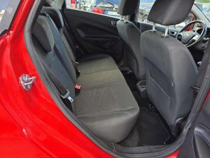 Sarkans Ford Fiesta 2017 Utena, ar dzinēja tilpumu 1.50 L un nobraukumu 185 tūkst. km par 3650 €, foto 14 vietnē AUTOMOTO.COM.LV