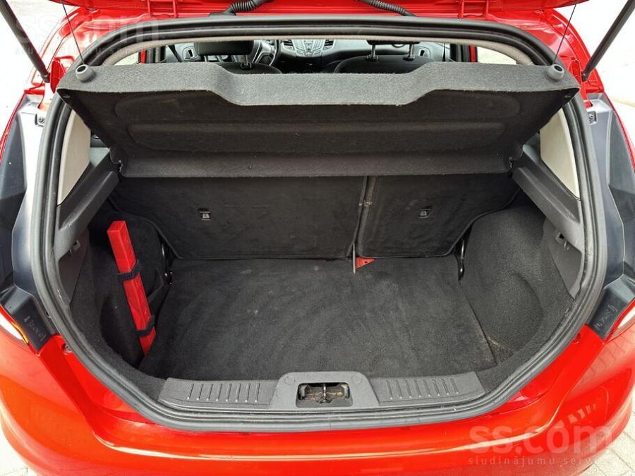 Sarkans Ford Fiesta 2017 Jelgava, ar dzinēja tilpumu 1.50 L un nobraukumu 186 tūkst. km par 6000 €, foto 14 vietnē AUTOMOTO.COM.LV