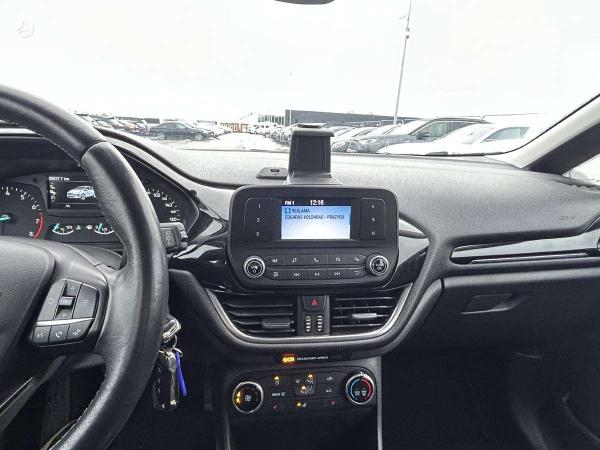 Sarkans Ford Fiesta 2018 Viļņa, ar dzinēja tilpumu 1.08 L un nobraukumu 99 tūkst. km par 7500 €, foto 11 vietnē AUTOMOTO.COM.LV