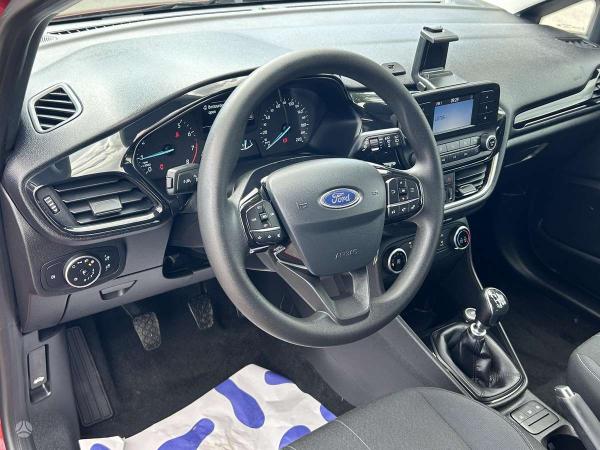 Sarkans Ford Fiesta 2018 Kretinga, ar dzinēja tilpumu 1.00 L un nobraukumu 130 tūkst. km par 6150 €, foto 10 vietnē AUTOMOTO.COM.LV