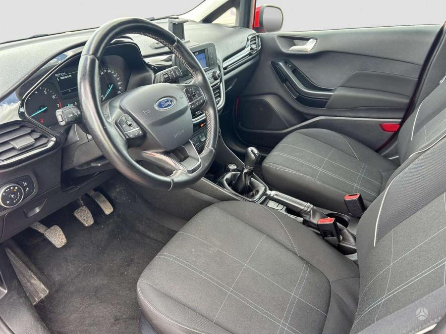 Sarkans Ford Fiesta 2018 Viļņa, ar dzinēja tilpumu 1.08 L un nobraukumu 100 tūkst. km par 6900 €, foto 13 vietnē AUTOMOTO.COM.LV